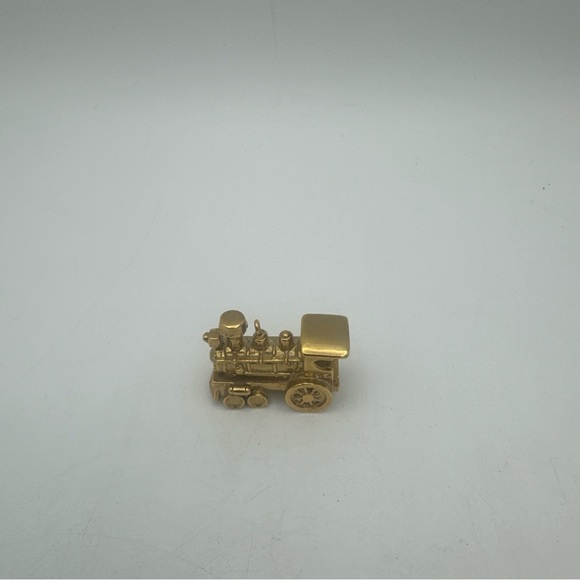 Hallmark | Accents | Vintage 998 Hallmark Noel Railroad Gold Locomotive ...